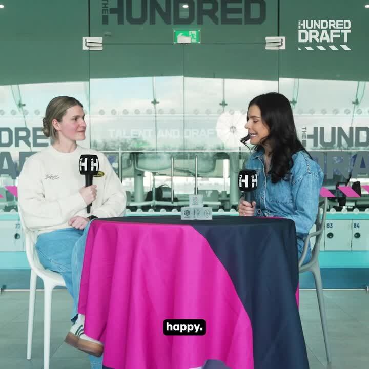 Back at The Kia Oval! Paige Schofield reacts to a dramatic start to the women's draft.